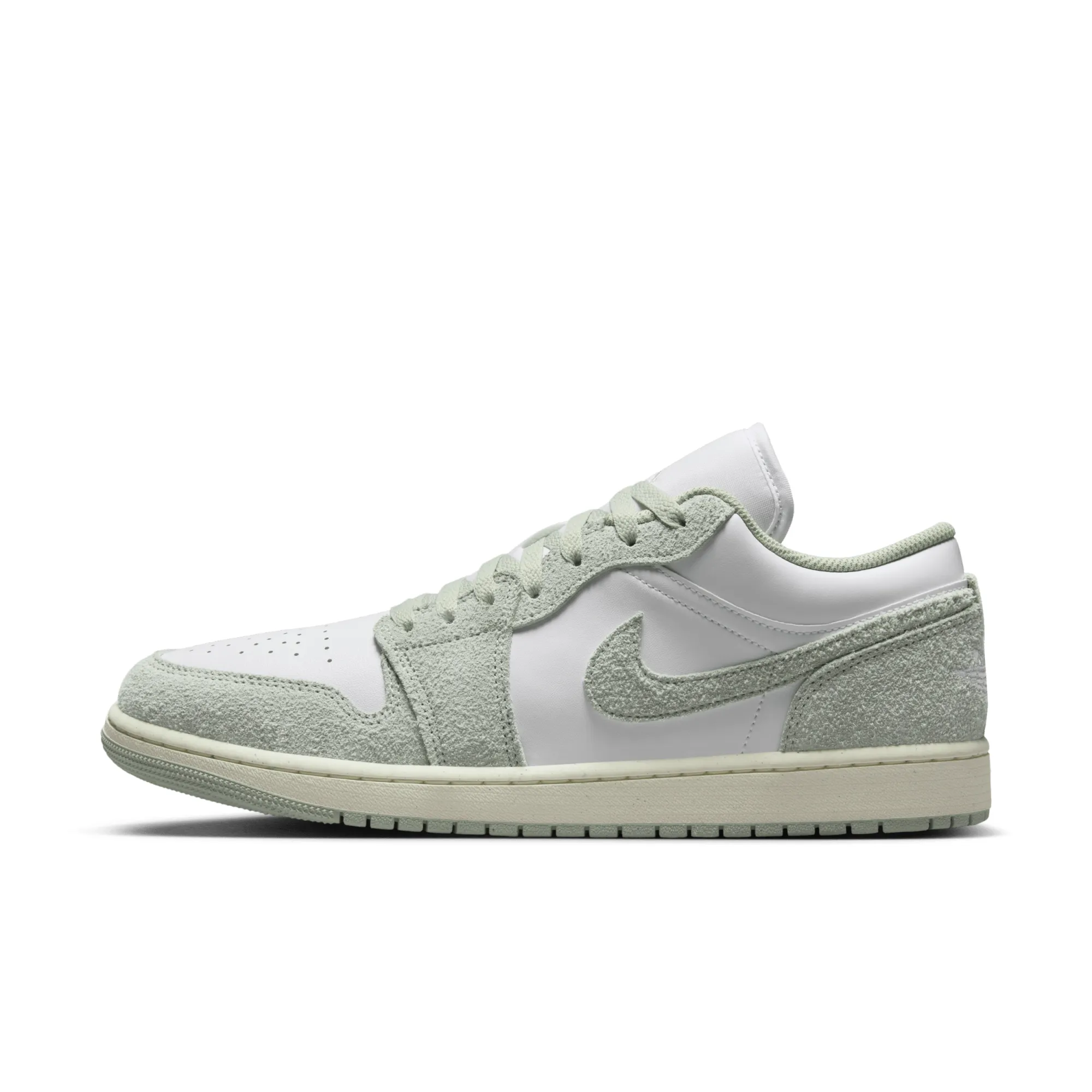 Nike Jordan Air Jordan 1 Low Se Trainers In White And Sage | FN5214-131 ...