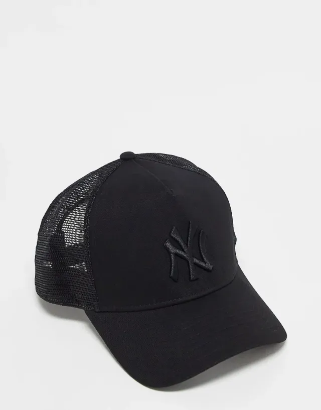 new era NY Trucker Cap - Black / Black | 11579474 | FOOTY.COM