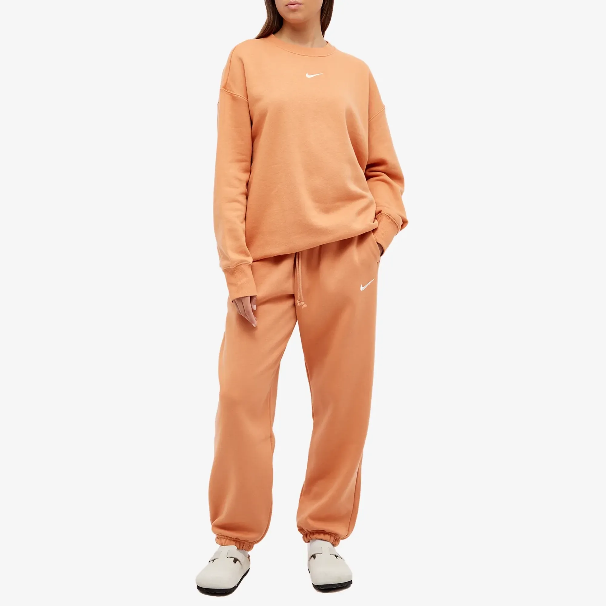 Nike Women's Phoenix Fleece Crew Sweat Amber Brown/Sail | DQ5733-225 ...