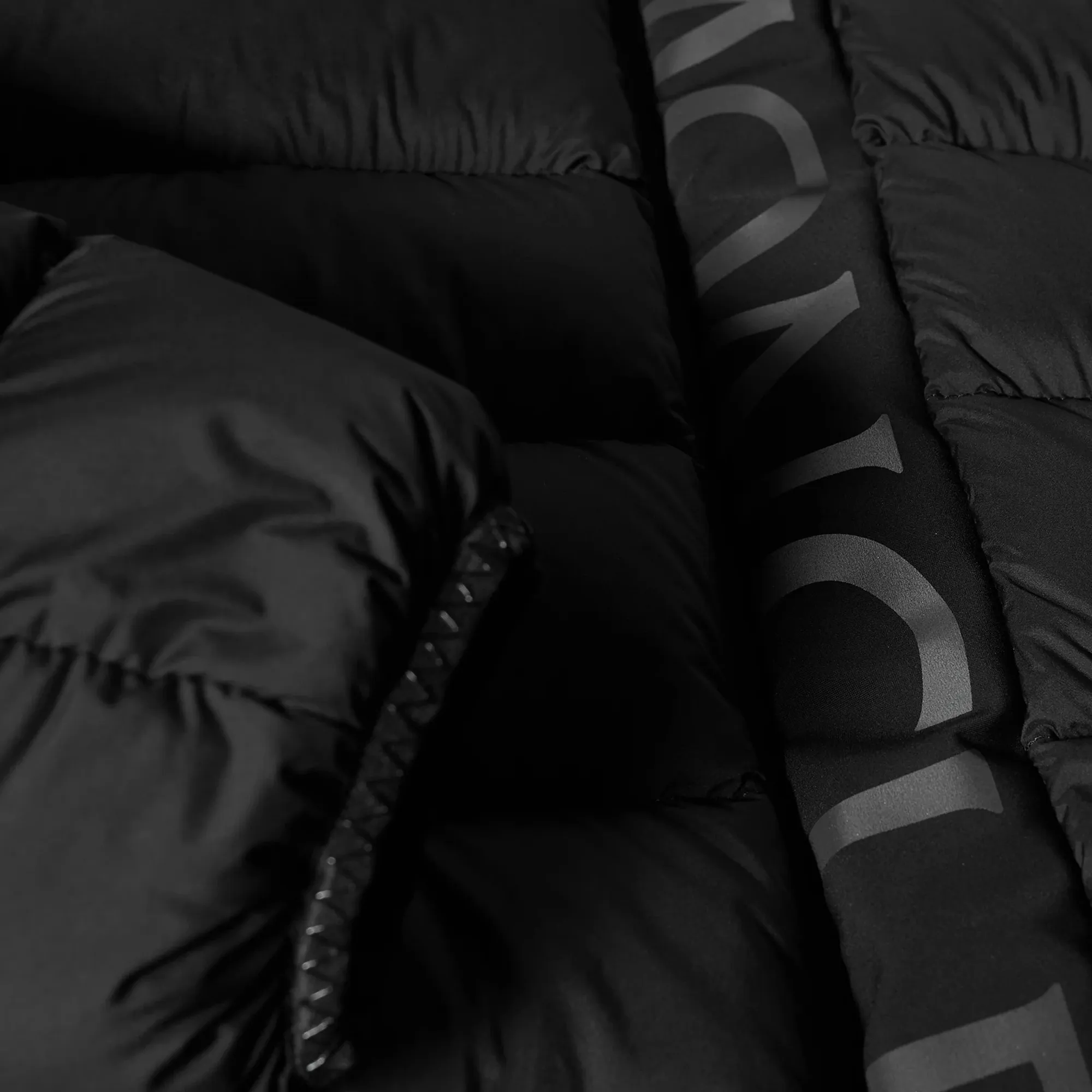 Moncler Men's Ume Logo Taping Jacket Black | 1A000-596K7-34-999 | FOOTY.COM