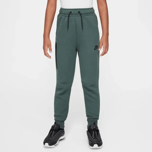 Nike Tech Fleece - Green | FD2975-338 | FOOTY.COM