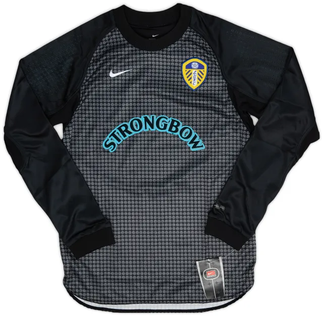 Nike Leeds United Boys LS Goalkeeper Home Shirt 2000/01 | LEEG00-213 ...