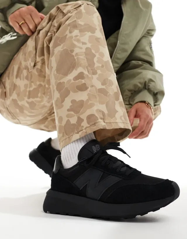 New Balance Unisex 370 in Black/Grey Suede/Mesh | U370AJ | FOOTY.COM