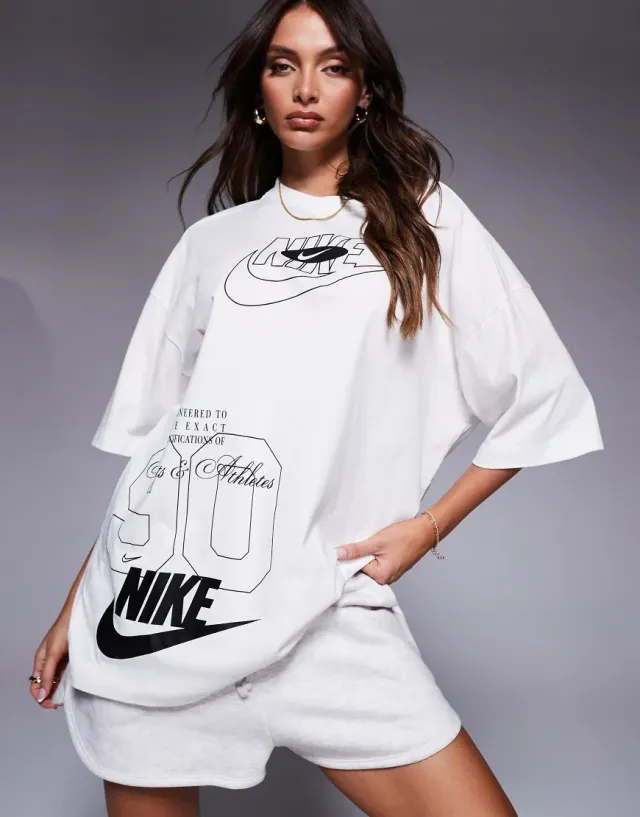 Nike Street Dance Oversized T-Shirt In White | HJ2993-133 | FOOTY.COM